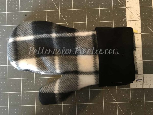 2016 Holiday Freebies: Fleece Mittens Pattern! - Patterns for Pirates