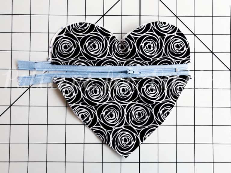 Heart Pouch :: Free Valentine Sewing Pattern! - Patterns for Pirates