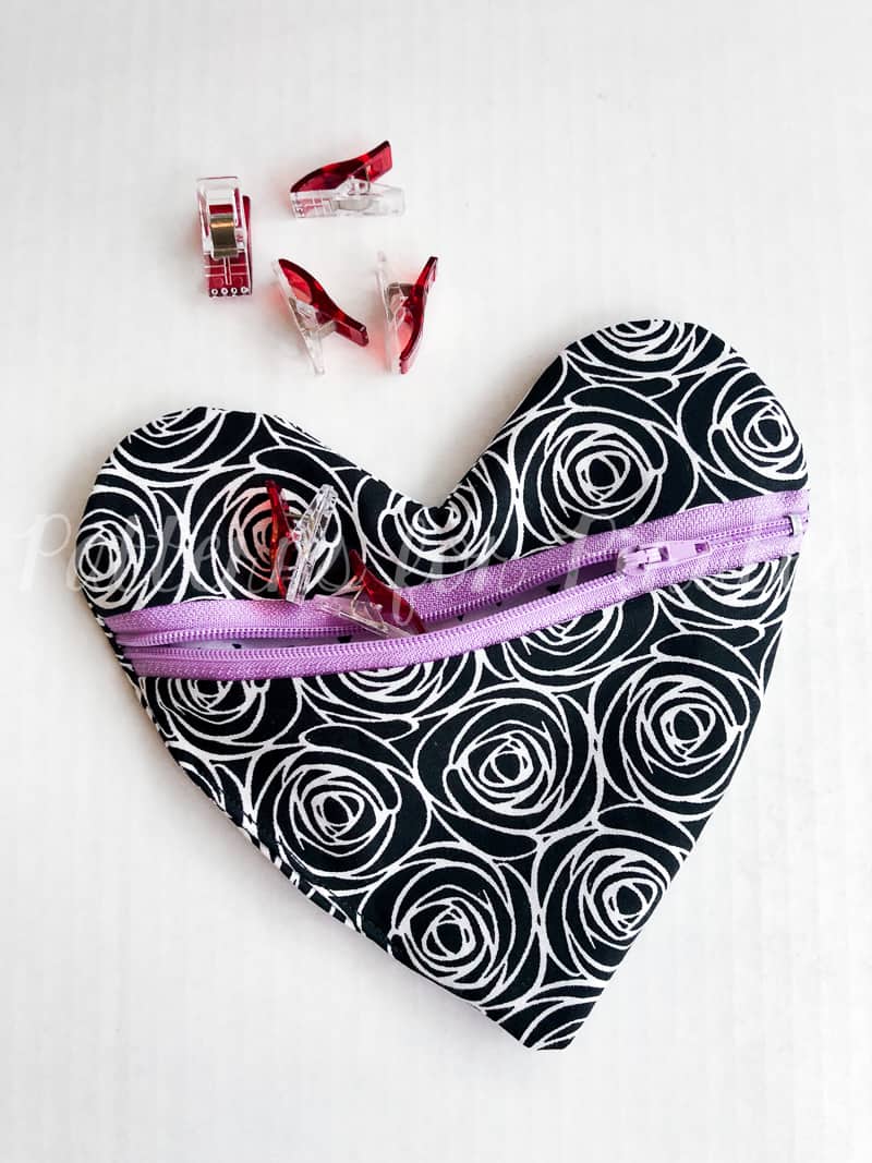 Heart Pouch :: Free Valentine Sewing Pattern! - Patterns for Pirates