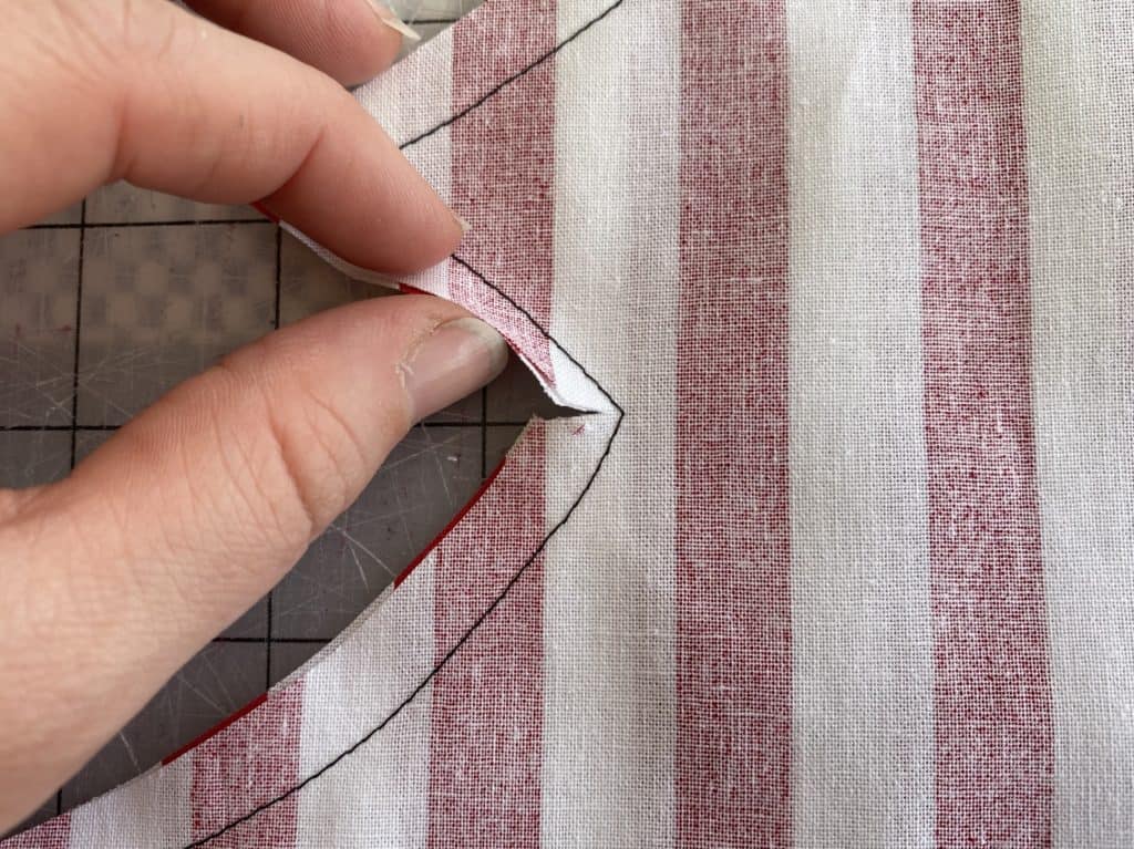 2019 Holiday Freebies :: Festive Fabric Trees - Patterns for Pirates