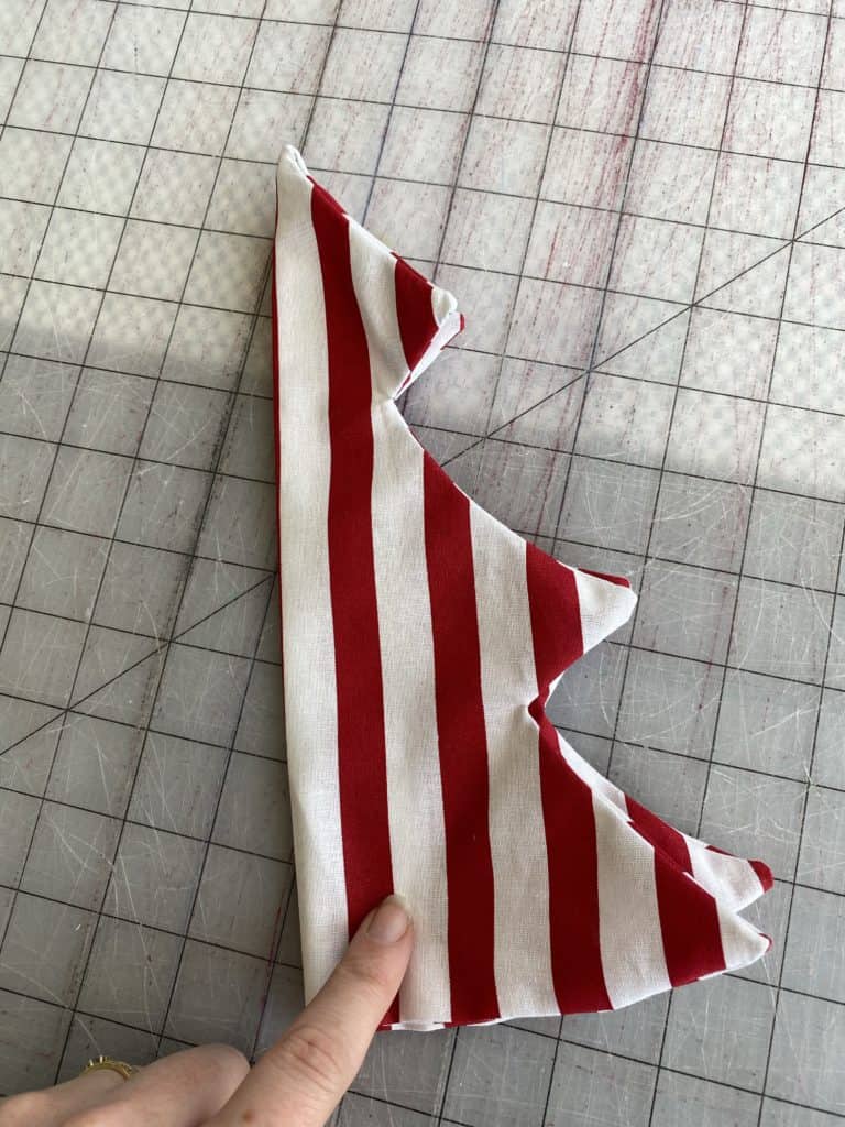 2019 Holiday Freebies :: Festive Fabric Trees - Patterns for Pirates